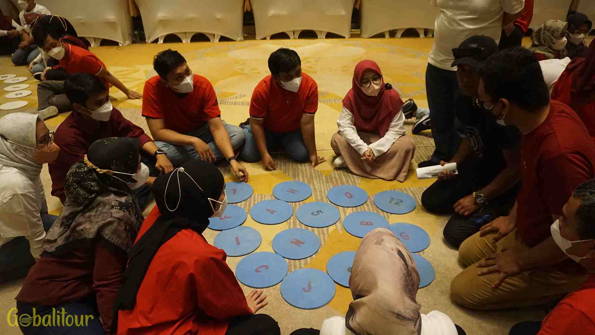 Bali Indoor Games - Team Building di lakukan di dalam ruangan.