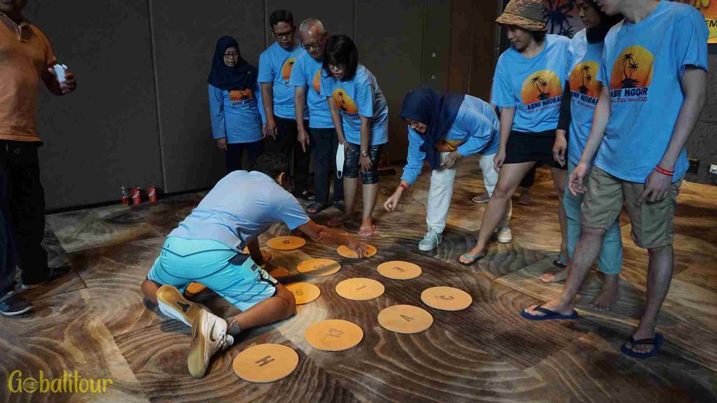 Bali Indoor Games - Team Building di lakukan di dalam ruangan.